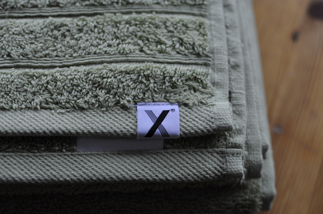 Removing sticky and scratchy labels – Michaela Kei